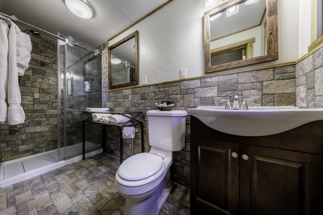 Stone Lizard Lodge in Blanding, Utah - Accommodations